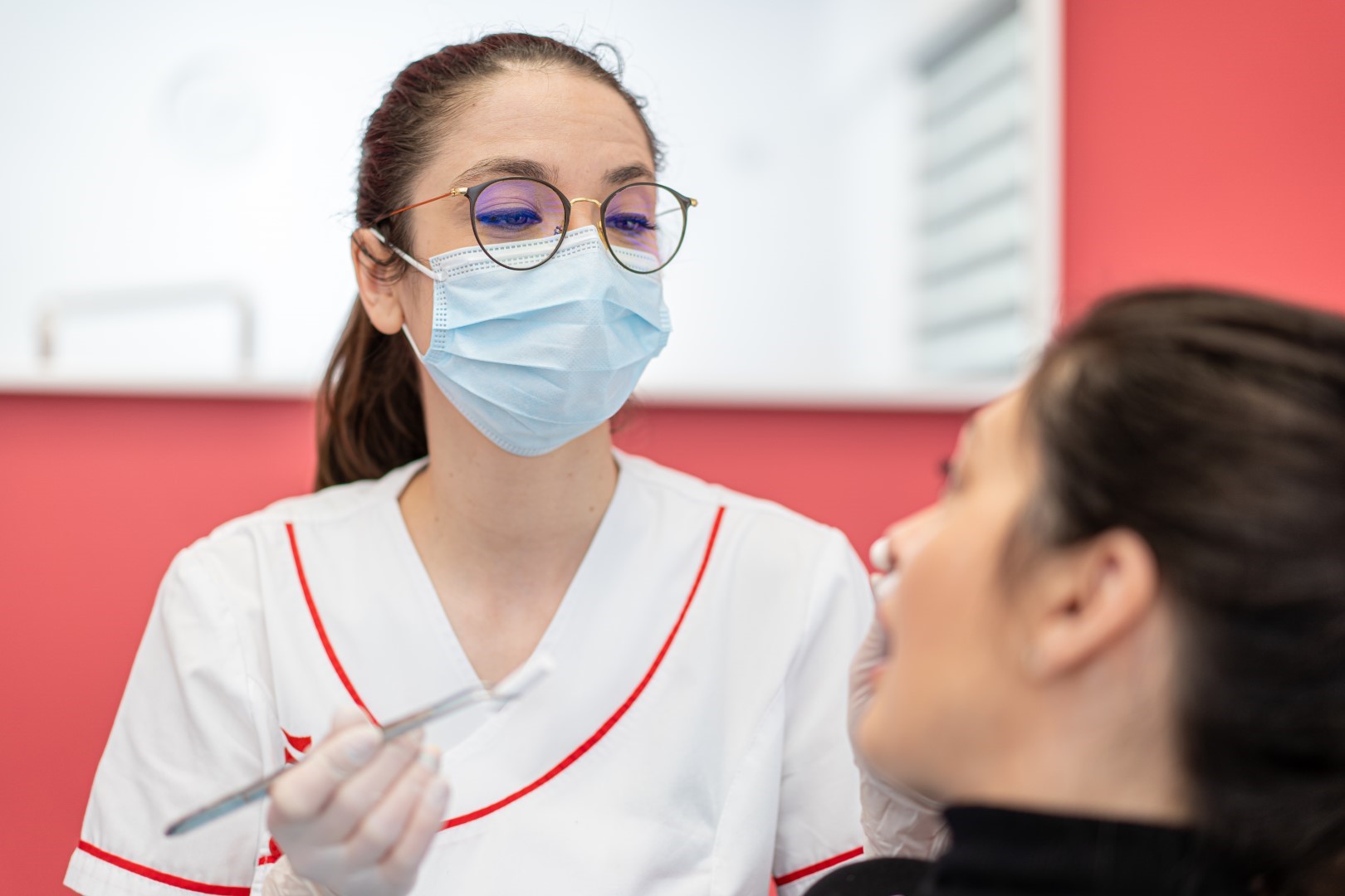 Tratament abces dentar, urgenta medicala ce pune viata in pericol